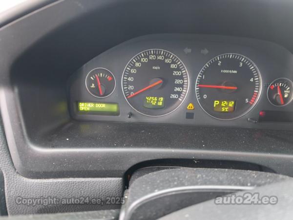 Серый Вольво С60 2005 в Таллин, объемом двигателя 2.40 л и пробегом 0 тыс. км за 1900 €, фото 11 на AUTOMOTO.COM.LV