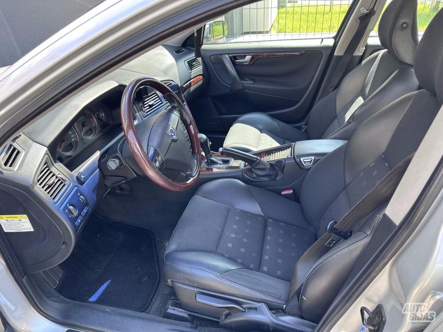 Pelēks Volvo S60 2005 Viļņa, ar dzinēja tilpumu 2.40 L un nobraukumu 308 tūkst. km par 1850 €, foto 5 vietnē AUTOMOTO.COM.LV