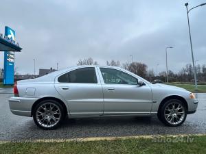 Pelēks Volvo S60 2005 Tallina, ar dzinēja tilpumu 2.40 L un nobraukumu 385 tūkst. km par 2900 €, foto 2 vietnē AUTOMOTO.COM.LV