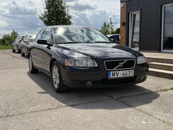 Pelēks Volvo S60 2005 Rīga, ar dzinēja tilpumu 2.40 L un nobraukumu 340 tūkst. km par 1750 €, foto 1 vietnē AUTOMOTO.COM.LV