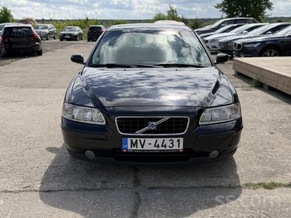 Pelēks Volvo S60 2005 Rīga, ar dzinēja tilpumu 2.40 L un nobraukumu 340 tūkst. km par 1750 €, foto 2 vietnē AUTOMOTO.COM.LV