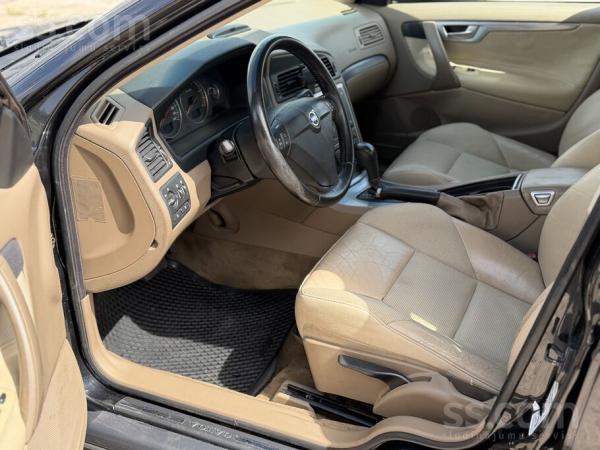 Pelēks Volvo S60 2005 Rīga, ar dzinēja tilpumu 2.40 L un nobraukumu 340 tūkst. km par 1750 €, foto 5 vietnē AUTOMOTO.COM.LV