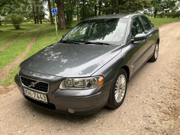 Grey Volvo S60 2005 in Jelgava, with an engine capacity of 2.40 L and mileage of 359 thousand km for 1990 €, photo 6 on AUTOMOTO.COM.LV