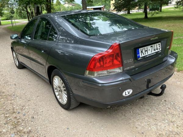 Grey Volvo S60 2005 in Jelgava, with an engine capacity of 2.40 L and mileage of 359 thousand km for 1990 €, photo 8 on AUTOMOTO.COM.LV