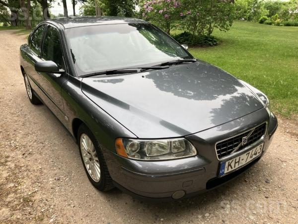 Grey Volvo S60 2005 in Jelgava, with an engine capacity of 2.40 L and mileage of 359 thousand km for 1990 €, photo 9 on AUTOMOTO.COM.LV