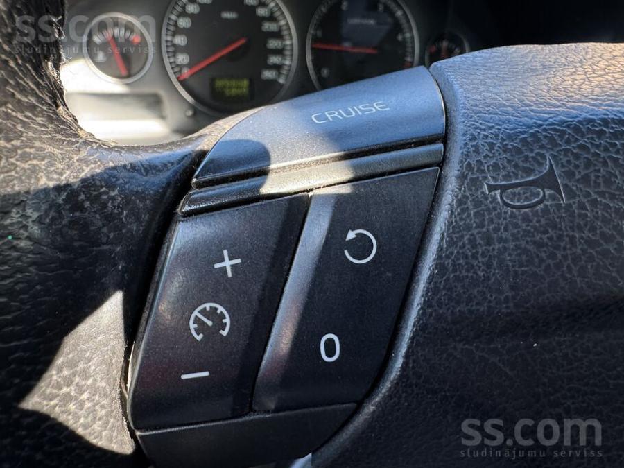 Серый Вольво С60 2005 в Рига, объемом двигателя 2.40 л и пробегом 325 тыс. км за 1390 €, фото 13 на AUTOMOTO.COM.LV