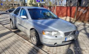 Pelēks Volvo S60 2005 Rīga, ar dzinēja tilpumu 2.40 L un nobraukumu 373 tūkst. km par 1250 €, foto 3 vietnē AUTOMOTO.COM.LV
