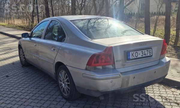 Серый Вольво С60 2005 в Рига, объемом двигателя 2.40 л и пробегом 373 тыс. км за 1250 €, фото 4 на AUTOMOTO.COM.LV