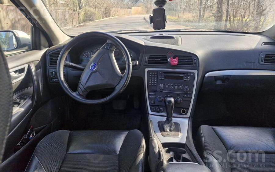 Pelēks Volvo S60 2005 Rīga, ar dzinēja tilpumu 2.40 L un nobraukumu 373 tūkst. km par 1250 €, foto 6 vietnē AUTOMOTO.COM.LV