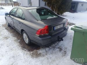 Pelēks Volvo S60 2005 Cēsis, ar dzinēja tilpumu 2.40 L un nobraukumu 400 tūkst. km par 3000 €, foto 4 vietnē AUTOMOTO.COM.LV