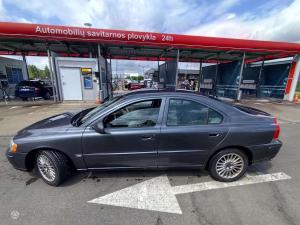 Grey Volvo S60 2005 in Vilnius, with an engine capacity of 1.98 L and mileage of 296 thousand km for 2599 €, photo 5 on AUTOMOTO.COM.LV