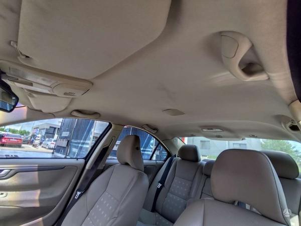 Grey Volvo S60 2005 in Vilnius, with an engine capacity of 1.98 L and mileage of 296 thousand km for 2599 €, photo 8 on AUTOMOTO.COM.LV