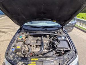 Grey Volvo S60 2005 in Vilnius, with an engine capacity of 1.98 L and mileage of 296 thousand km for 2599 €, photo 12 on AUTOMOTO.COM.LV