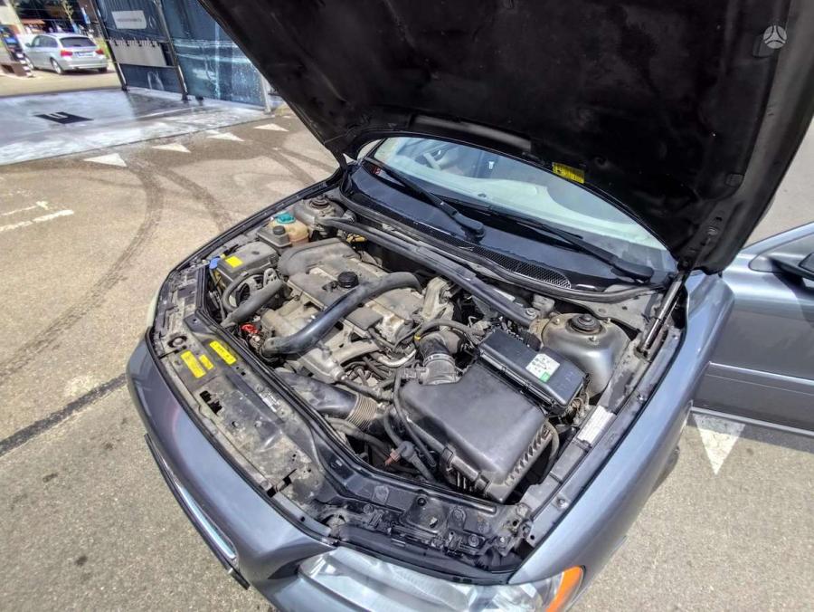 Grey Volvo S60 2005 in Vilnius, with an engine capacity of 1.98 L and mileage of 296 thousand km for 2599 €, photo 14 on AUTOMOTO.COM.LV