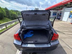 Grey Volvo S60 2005 in Vilnius, with an engine capacity of 1.98 L and mileage of 296 thousand km for 2599 €, photo 19 on AUTOMOTO.COM.LV