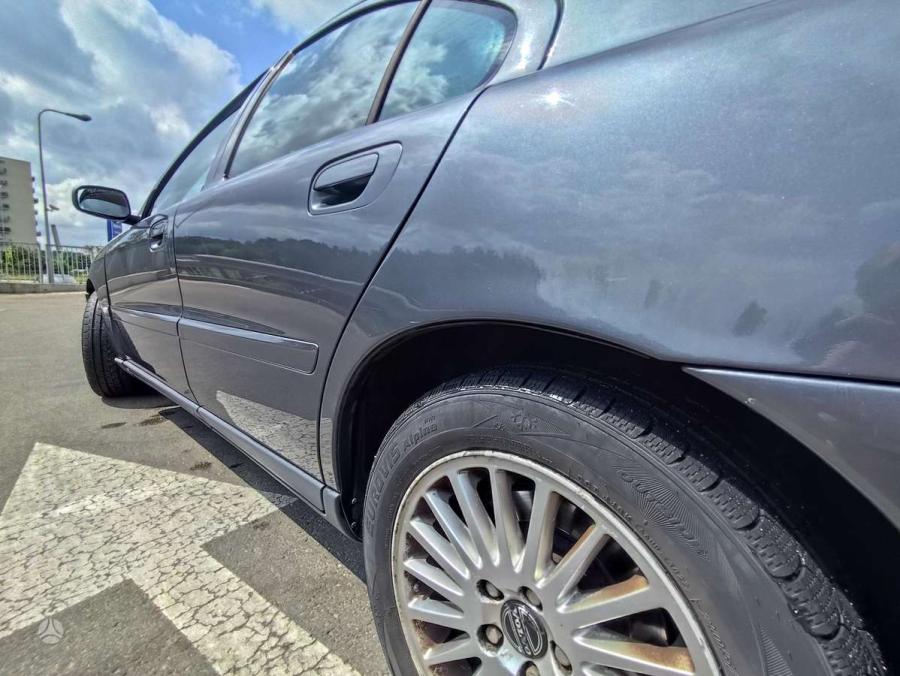 Grey Volvo S60 2005 in Vilnius, with an engine capacity of 1.98 L and mileage of 296 thousand km for 2599 €, photo 24 on AUTOMOTO.COM.LV