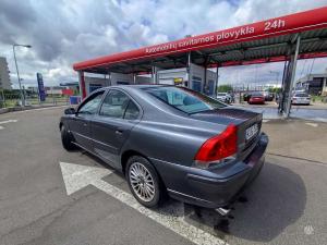 Grey Volvo S60 2005 in Vilnius, with an engine capacity of 1.98 L and mileage of 296 thousand km for 2599 €, photo 26 on AUTOMOTO.COM.LV
