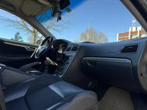 Grey Volvo S60 2005 in Riga, with an engine capacity of 2.40 L and mileage of 325 thousand km for 1390 €, photo 9 on AUTOMOTO.COM.LV