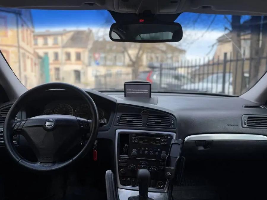 Pelēks Volvo S60 2005 Cēsis, ar dzinēja tilpumu 2.40 L un nobraukumu 418 tūkst. km par 1490 €, foto 14 vietnē AUTOMOTO.COM.LV
