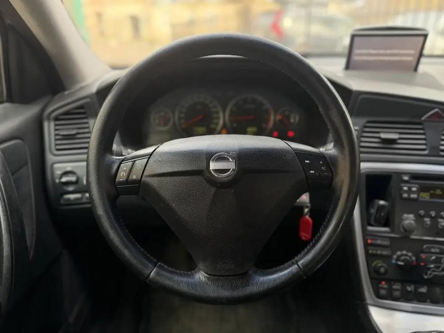 Pelēks Volvo S60 2005 Cēsis, ar dzinēja tilpumu 2.40 L un nobraukumu 418 tūkst. km par 1490 €, foto 15 vietnē AUTOMOTO.COM.LV