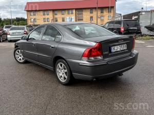 Grey Volvo S60 2005 in Jelgava, with an engine capacity of 2.40 L and mileage of 301 thousand km for 1590 €, photo 7 on AUTOMOTO.COM.LV