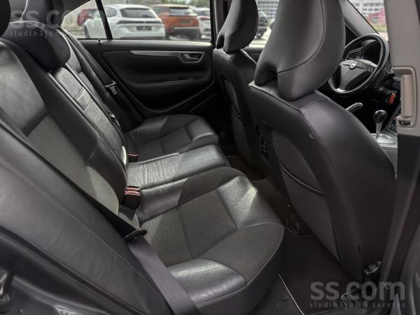 Grey Volvo S60 2005 in Jelgava, with an engine capacity of 2.40 L and mileage of 301 thousand km for 1590 €, photo 9 on AUTOMOTO.COM.LV