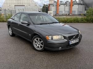 Серый Вольво С60 2005 в Елгава, объемом двигателя 2.40 л и пробегом 301 тыс. км за 1590 €, фото  на AUTOMOTO.COM.LV