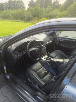 Pelēks Volvo S60 2005 Saldus, ar dzinēja tilpumu 2.40 L un nobraukumu 440 tūkst. km par 1500 €, foto 6 vietnē AUTOMOTO.COM.LV