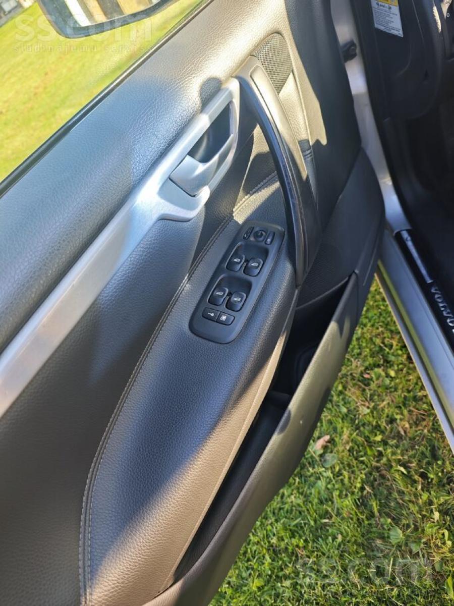Pelēks Volvo S60 2005 Bauska, ar dzinēja tilpumu 2.40 L un nobraukumu 328 tūkst. km par 2300 €, foto 6 vietnē AUTOMOTO.COM.LV