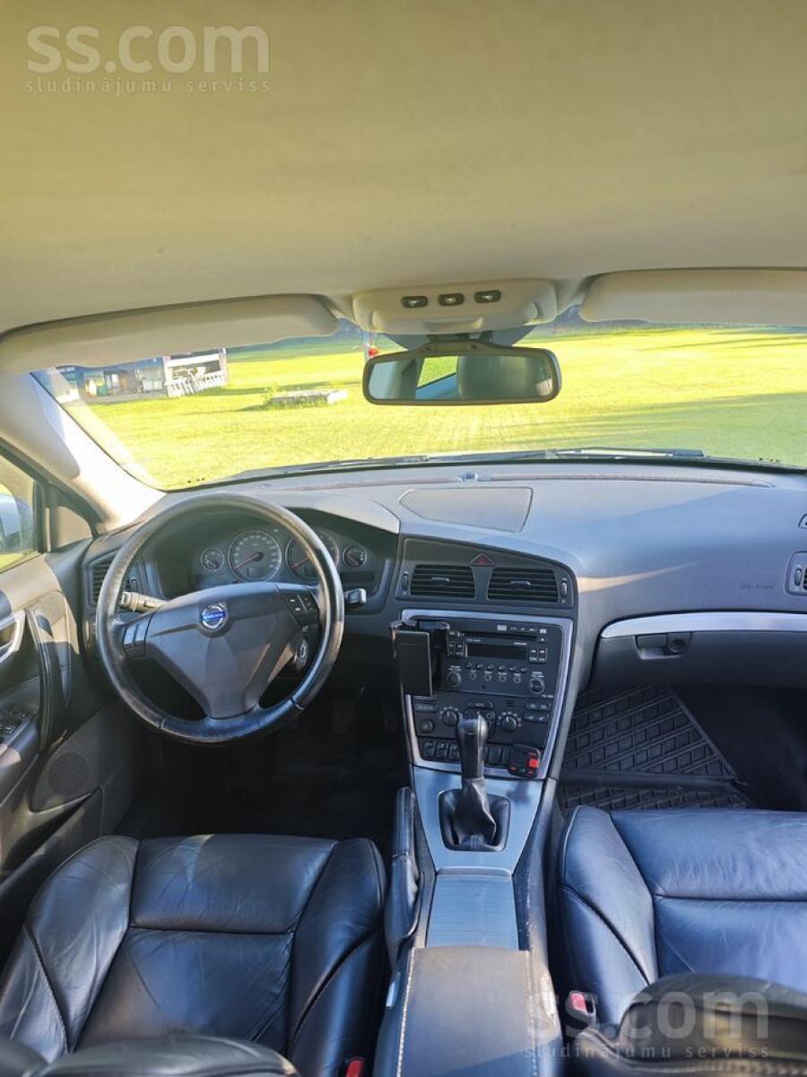 Pelēks Volvo S60 2005 Bauska, ar dzinēja tilpumu 2.40 L un nobraukumu 328 tūkst. km par 2300 €, foto 12 vietnē AUTOMOTO.COM.LV