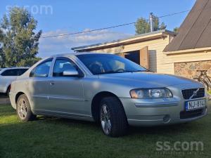 Pelēks Volvo S60 2005 Bauska, ar dzinēja tilpumu 2.40 L un nobraukumu 328 tūkst. km par 2300 €, foto 18 vietnē AUTOMOTO.COM.LV