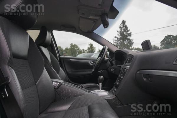 Pelēks Volvo S60 2005 Rīga, ar dzinēja tilpumu 2.40 L un nobraukumu 420 tūkst. km par 1650 €, foto 5 vietnē AUTOMOTO.COM.LV