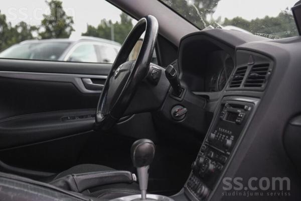 Pelēks Volvo S60 2005 Rīga, ar dzinēja tilpumu 2.40 L un nobraukumu 420 tūkst. km par 1650 €, foto 7 vietnē AUTOMOTO.COM.LV
