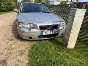 Pelēks Volvo S60 2005 Jūrmala, ar dzinēja tilpumu 2.40 L un nobraukumu 322 tūkst. km par 600 €, foto 3 vietnē AUTOMOTO.COM.LV