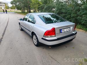 Grey Volvo S60 2005 in Riga, with an engine capacity of 2.40 L and mileage of 345 thousand km for 1590 €, photo  on AUTOMOTO.COM.LV
