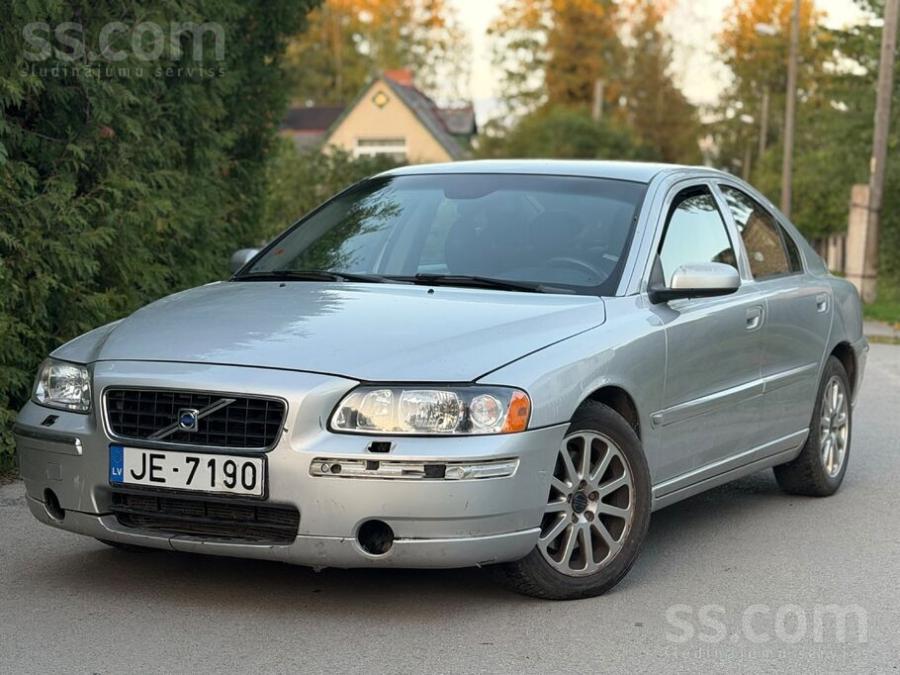 Pelēks Volvo S60 2005 Jūrmala, ar dzinēja tilpumu 2.40 L un nobraukumu 324 tūkst. km par 1450 €, foto 3 vietnē AUTOMOTO.COM.LV