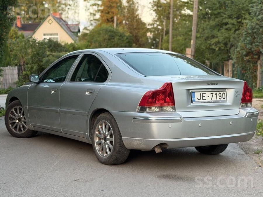 Pelēks Volvo S60 2005 Jūrmala, ar dzinēja tilpumu 2.40 L un nobraukumu 324 tūkst. km par 1450 €, foto 4 vietnē AUTOMOTO.COM.LV