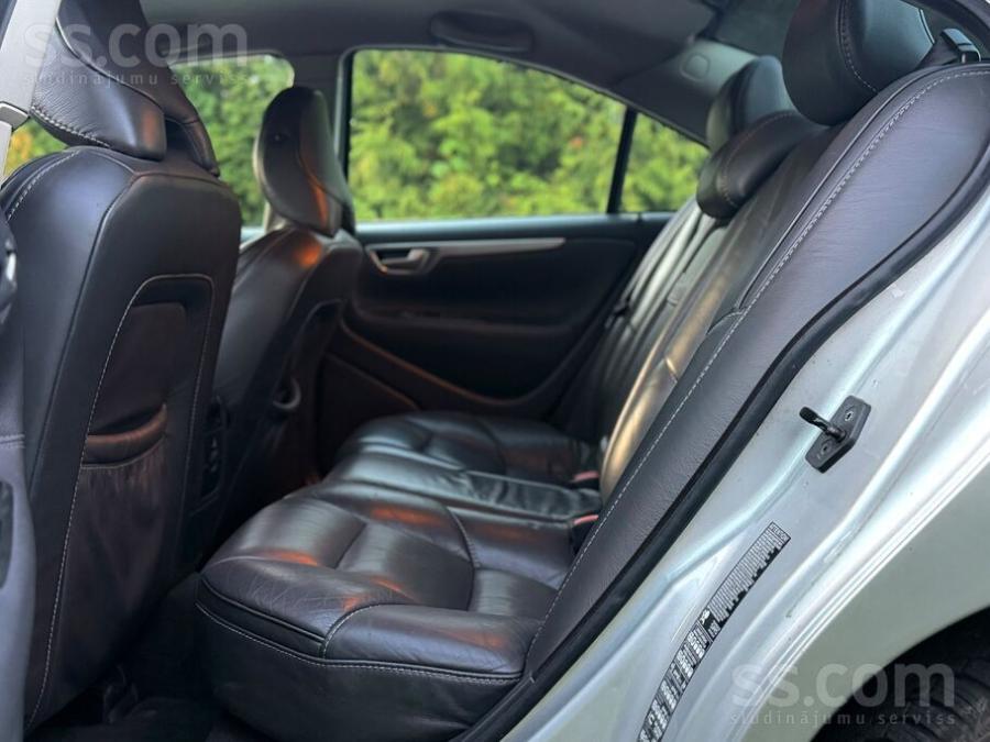 Pelēks Volvo S60 2005 Jūrmala, ar dzinēja tilpumu 2.40 L un nobraukumu 324 tūkst. km par 1450 €, foto 9 vietnē AUTOMOTO.COM.LV