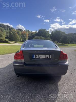 Pelēks Volvo S60 2005 Tukums, ar dzinēja tilpumu 2.40 L un nobraukumu 297 tūkst. km par 2100 €, foto 6 vietnē AUTOMOTO.COM.LV