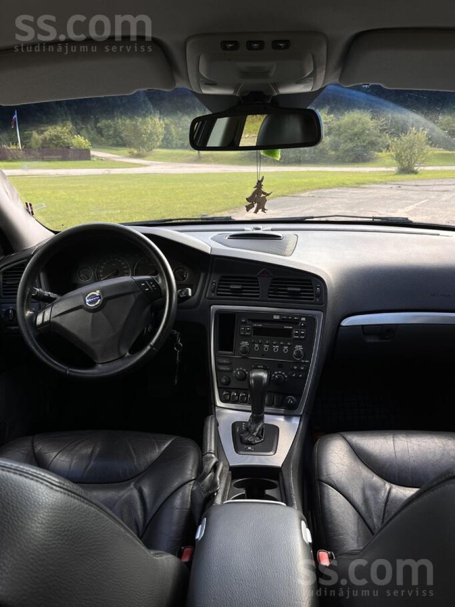 Pelēks Volvo S60 2005 Tukums, ar dzinēja tilpumu 2.40 L un nobraukumu 297 tūkst. km par 2100 €, foto 10 vietnē AUTOMOTO.COM.LV