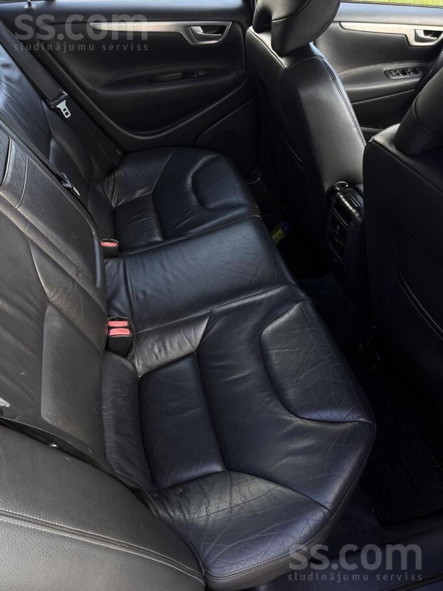 Pelēks Volvo S60 2005 Tukums, ar dzinēja tilpumu 2.40 L un nobraukumu 297 tūkst. km par 2100 €, foto 12 vietnē AUTOMOTO.COM.LV