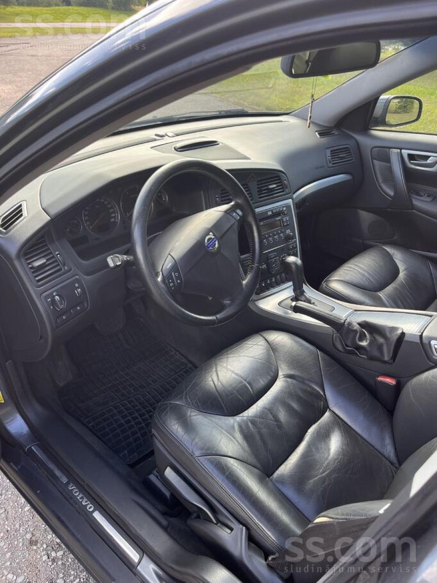 Pelēks Volvo S60 2005 Tukums, ar dzinēja tilpumu 2.40 L un nobraukumu 297 tūkst. km par 2100 €, foto 15 vietnē AUTOMOTO.COM.LV