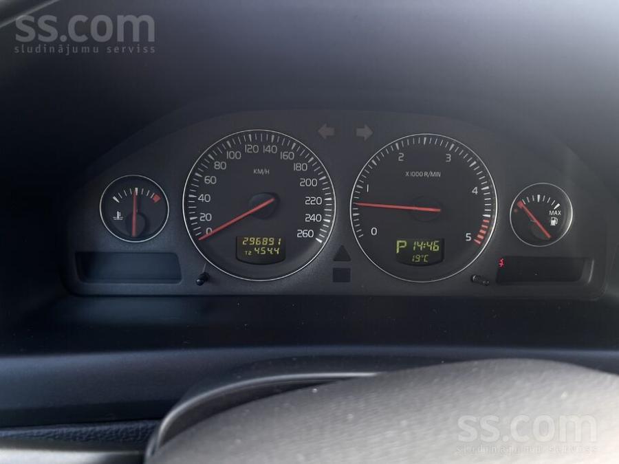 Pelēks Volvo S60 2005 Tukums, ar dzinēja tilpumu 2.40 L un nobraukumu 297 tūkst. km par 2100 €, foto 18 vietnē AUTOMOTO.COM.LV