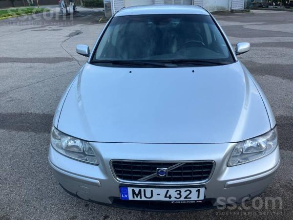 Pelēks Volvo S60 2005 Rēzekne, ar dzinēja tilpumu 2.40 L un nobraukumu 286 tūkst. km par 1500 €, foto 5 vietnē AUTOMOTO.COM.LV