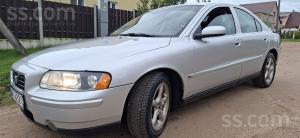 Pelēks Volvo S60 2005 Daugavpils, ar dzinēja tilpumu 2.40 L un nobraukumu 285 tūkst. km par 1550 €, foto  vietnē AUTOMOTO.COM.LV