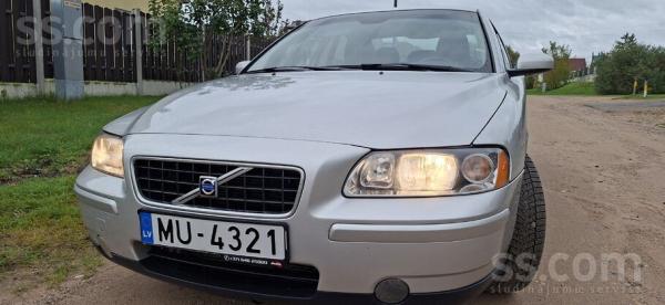 Pelēks Volvo S60 2005 Daugavpils, ar dzinēja tilpumu 2.40 L un nobraukumu 285 tūkst. km par 1550 €, foto 3 vietnē AUTOMOTO.COM.LV