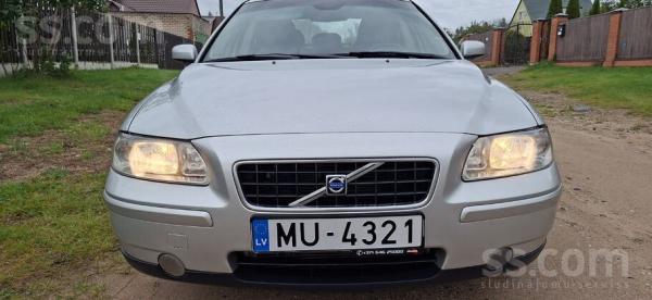 Pelēks Volvo S60 2005 Daugavpils, ar dzinēja tilpumu 2.40 L un nobraukumu 285 tūkst. km par 1550 €, foto 4 vietnē AUTOMOTO.COM.LV