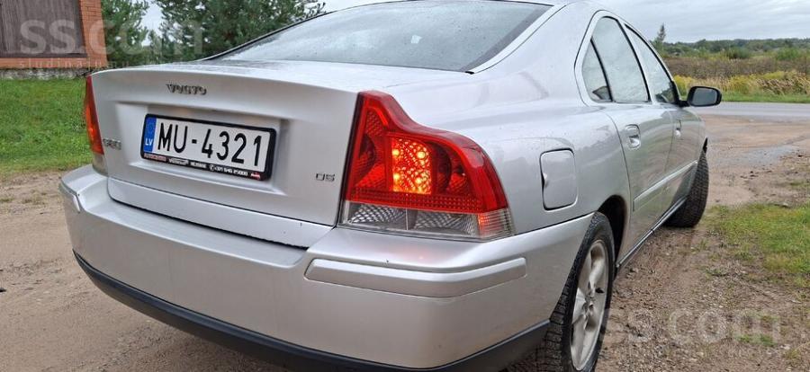 Pelēks Volvo S60 2005 Daugavpils, ar dzinēja tilpumu 2.40 L un nobraukumu 285 tūkst. km par 1550 €, foto 7 vietnē AUTOMOTO.COM.LV