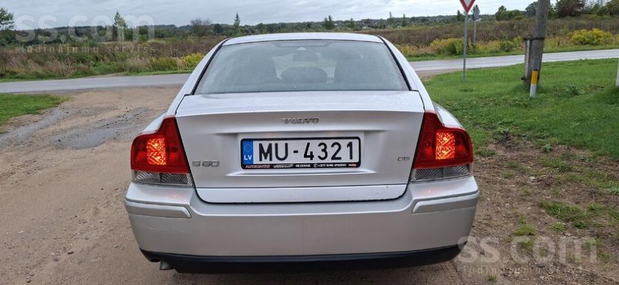 Pelēks Volvo S60 2005 Daugavpils, ar dzinēja tilpumu 2.40 L un nobraukumu 285 tūkst. km par 1550 €, foto 8 vietnē AUTOMOTO.COM.LV