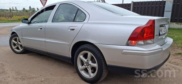 Pelēks Volvo S60 2005 Daugavpils, ar dzinēja tilpumu 2.40 L un nobraukumu 285 tūkst. km par 1550 €, foto 9 vietnē AUTOMOTO.COM.LV